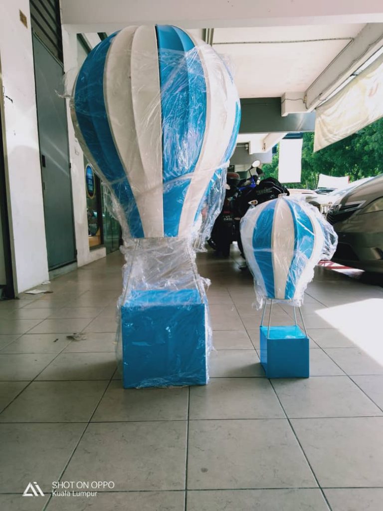 props hot air balloon decoration-blue [rental] – Your DIY Project Rental