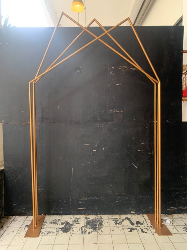 Crown pointy arch gold (rental) – Your DIY Project Rental