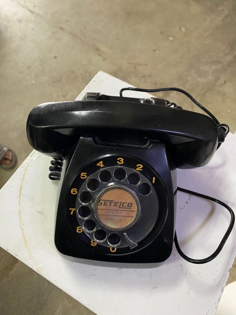 Telefon antik black [rental] – Your DIY Project Rental