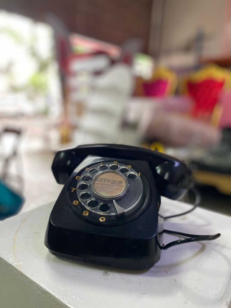 Telefon antik black [rental] – Your DIY Project Rental