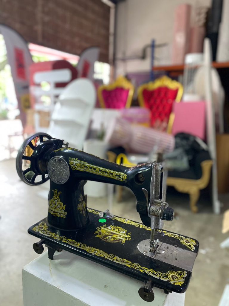 Mesin jahit antik sewa [rental] – Your DIY Project Rental