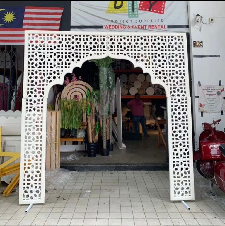 PANEL KERAWANG ARAB PUTIH 8×8 [rental] – Your DIY Project Rental