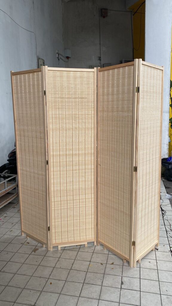 Bamboo wood folding partition cream [rental] – Your DIY Project Rental